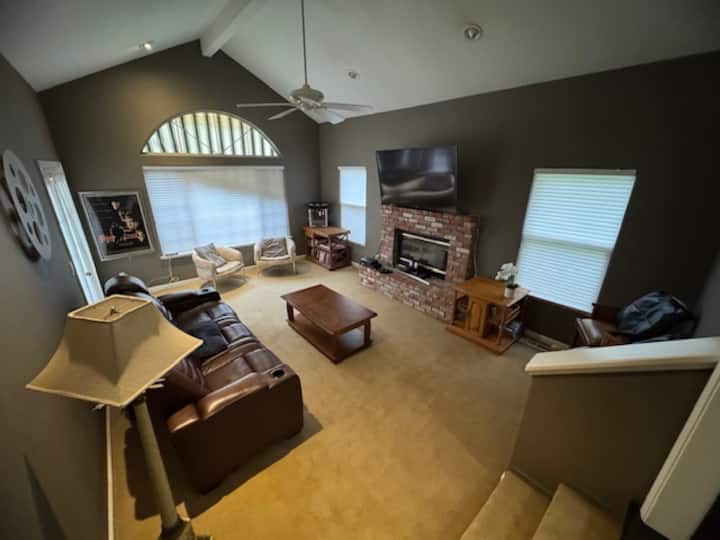 Spacious & Elegant Sonoma County Retreat - Santa Rosa, CA