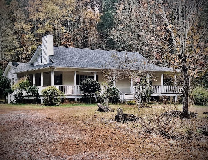 Etowah Valley Ranch - Private, Spacious, & Serene - Dawsonville, GA
