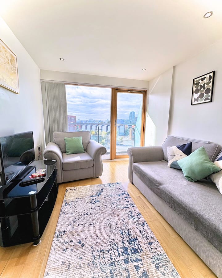 Modern Central Apartment | Balcony Views | Canal - 里茲