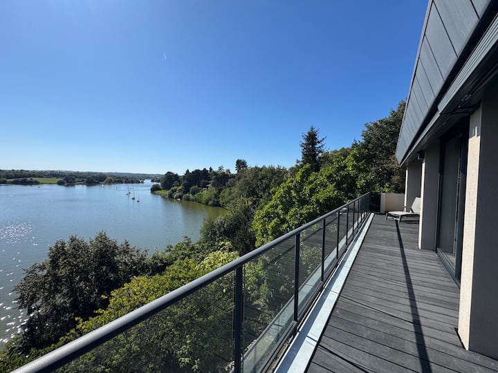 Maison Contemporaine De 185 M² Face Au Lac. - Cholet
