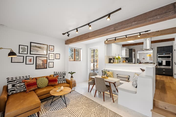 Casa Vivaz- Charming Three Bedroom - Santa Fe, NM