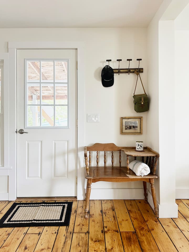 Charming Apartment *Monthly Discounts Available* - Hudson, NY