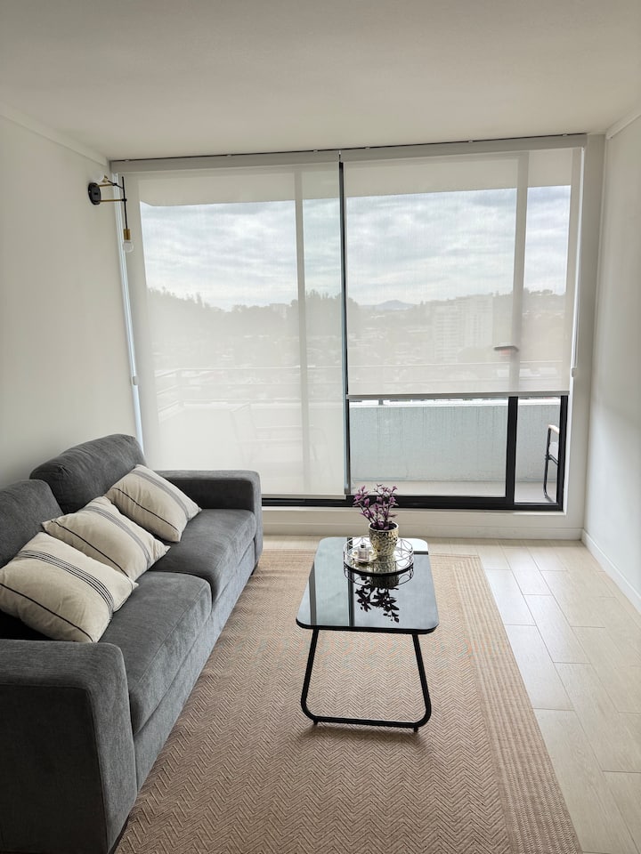 Departamento Con Hermosa Vista, Cómodo Y Seguro - Concepción, Chile