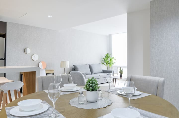¡Luxury In Santa Lucía! 4ppl | 1 King & Sofa Bed - Monterrey