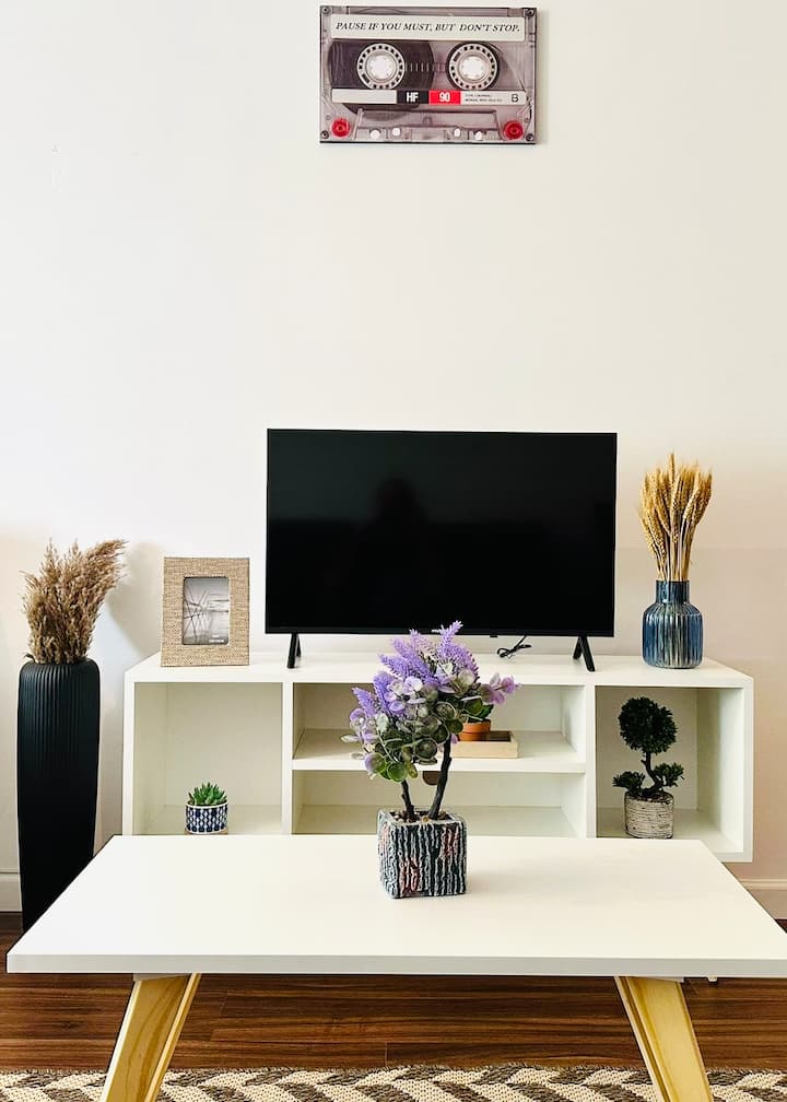 Excelente Apartamento Con Balcón, En Parque Rodó - Uruguay