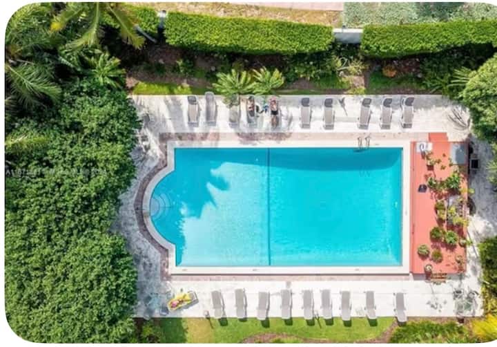 Stylish Studio With Pool, Steps From The Beach - Miami Beach