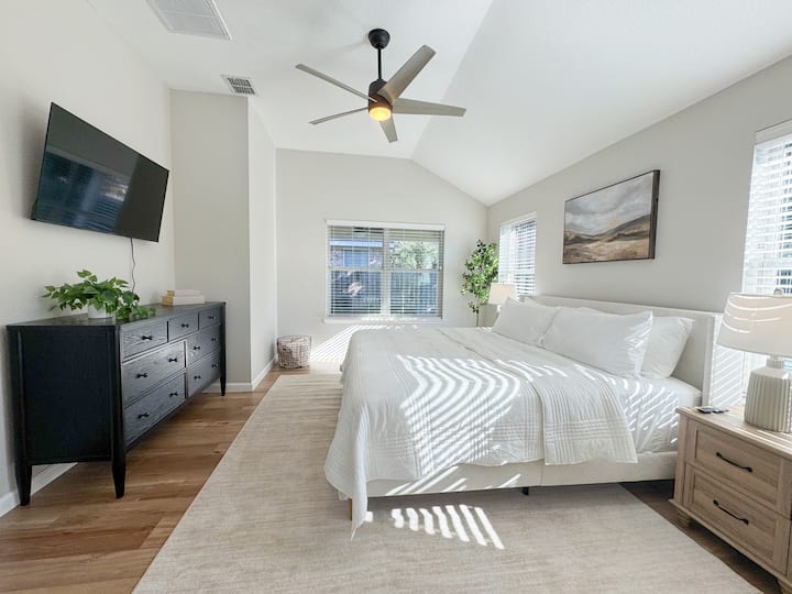 Bright, Spacious Home In Prime Location - Fort Worth, TX