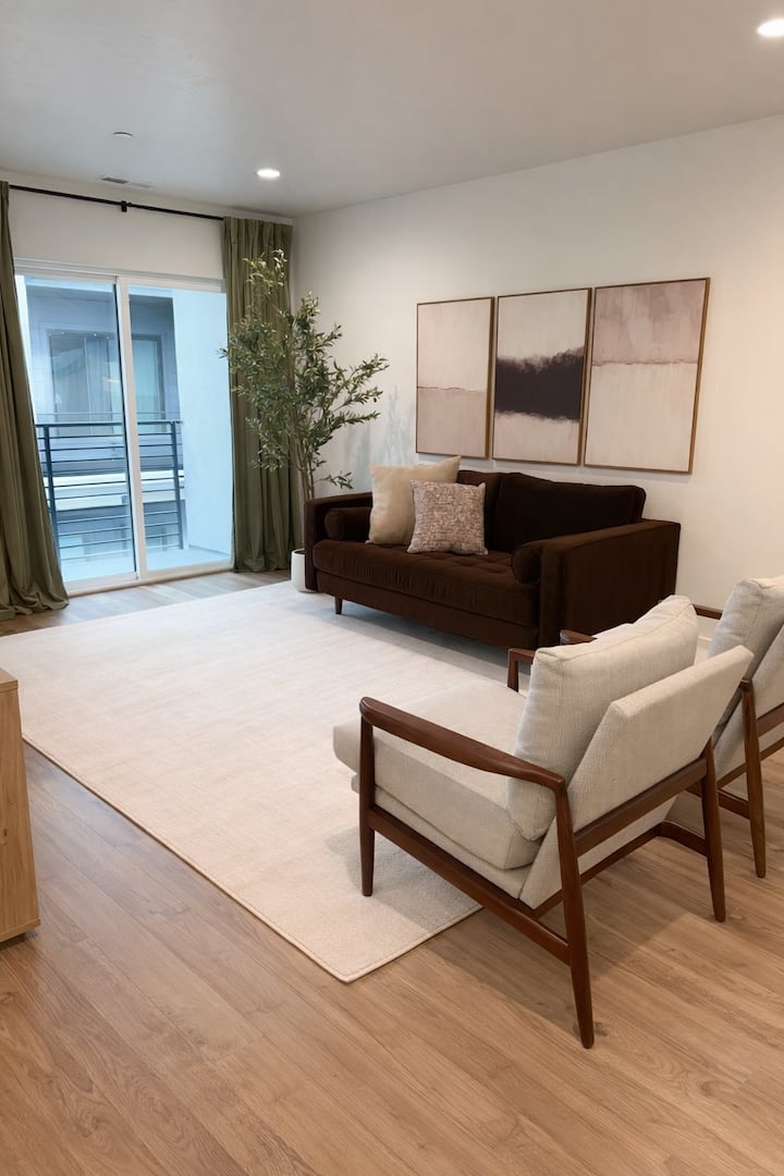 New, Cozy, Modern | 2 King Bedrooms | Near Airport - Salt Lake City, UT