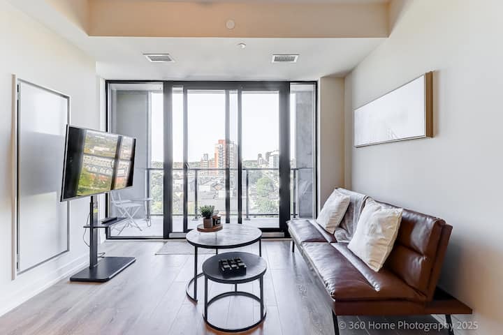 Sterling Urban Retreat | 1br + Den | Gym | Netflix - Toronto