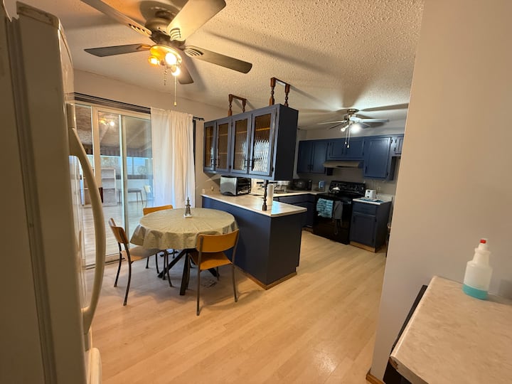 Clean 3 Bedroom No-frills Home – Simple And Comfy - North Battleford