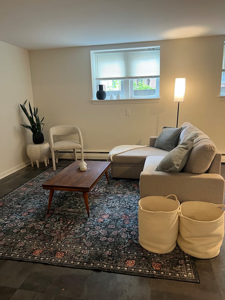 Cute Apartment Near Yale Bowl/westville - New Haven, CT