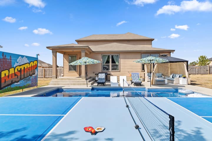 Resort Style Retreat With Pickleball And Arcade - Bastrop, TX