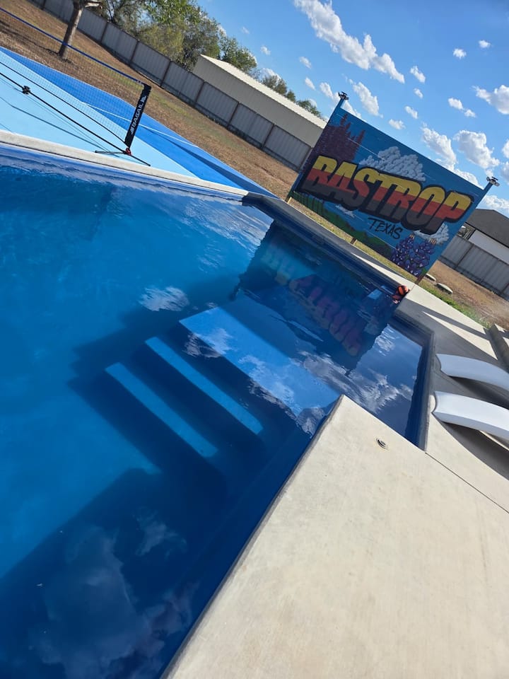 Modern Western Escape | Pool • Pickleball • Arcade - Bastrop, TX