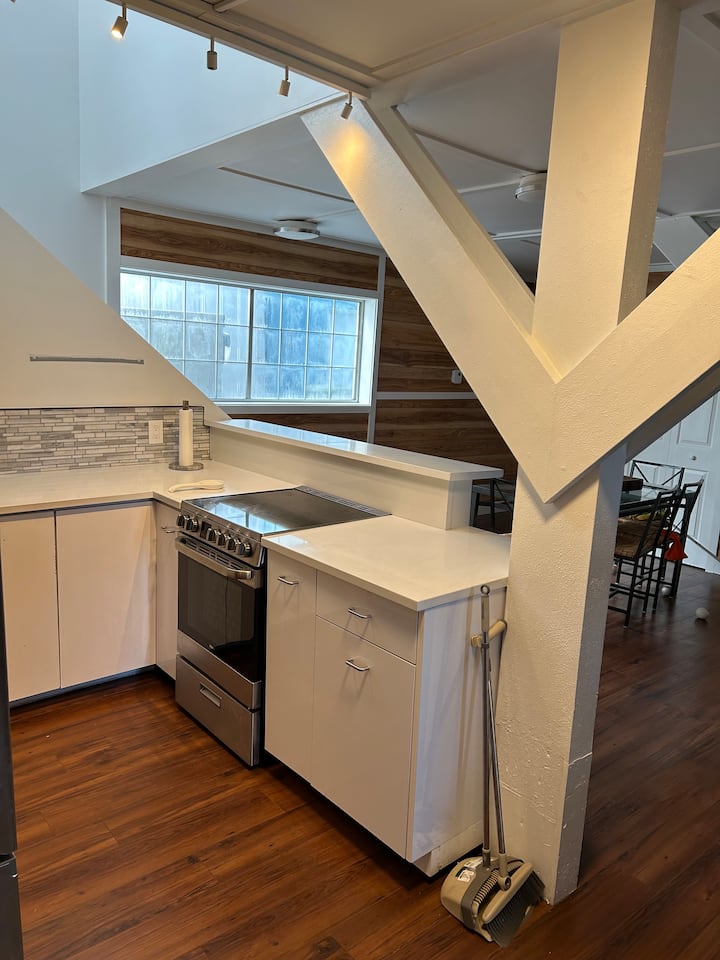 West Coast Houseboat Dream - Vancouver
