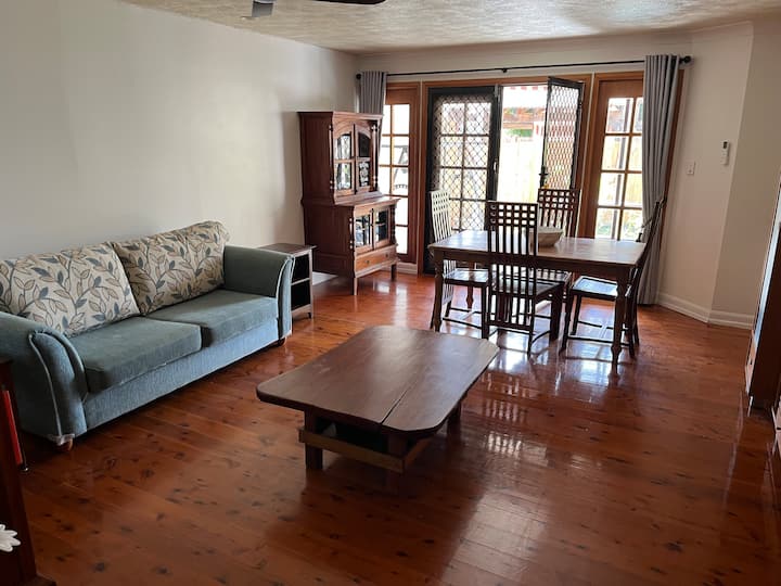 Huge Quiet Granny Flat & Pool In Central Kirwan - Townsville