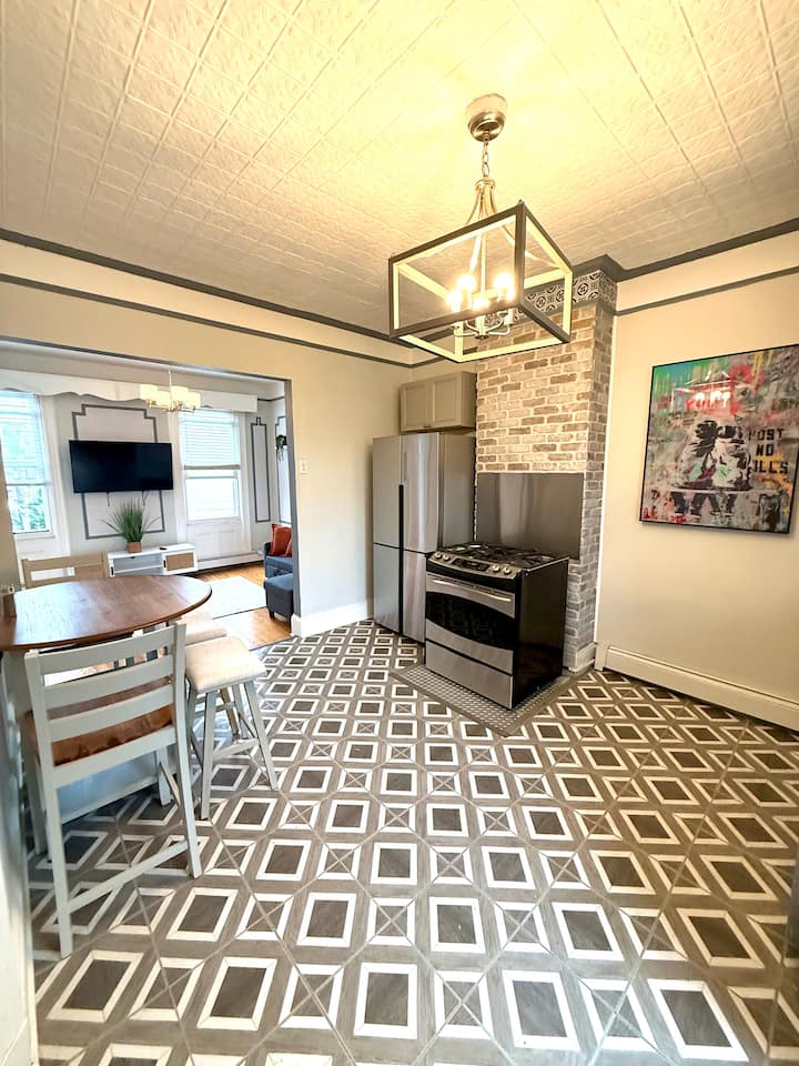 Cozy 2br In Heart Of Hoboken Near Parks 1 Stop Nyc - Hoboken, NJ