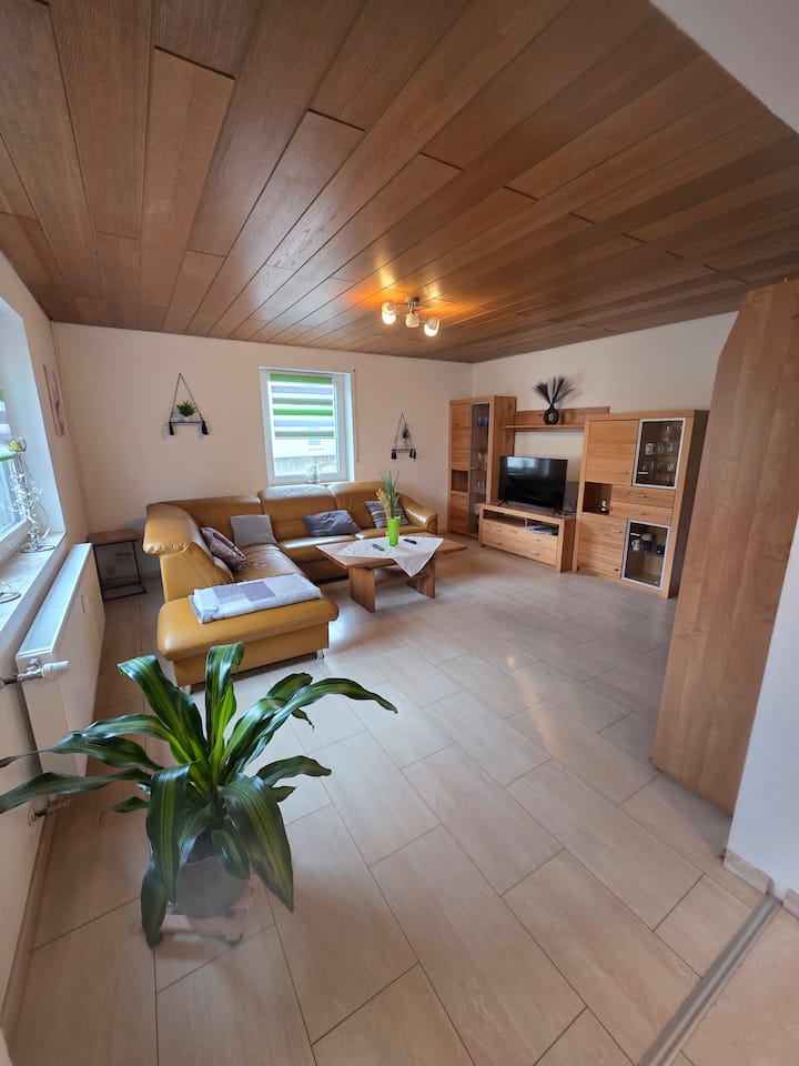 Schöne Helle 3,5 Zimmer Wohnung. Ca 90m2 - Gerolzhofen