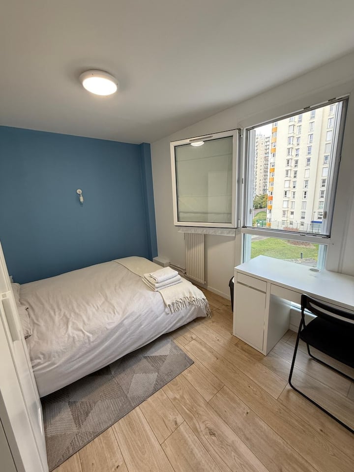 Cálida Y Amplia Habitación Con Transporte Cerca - Saint-Denis