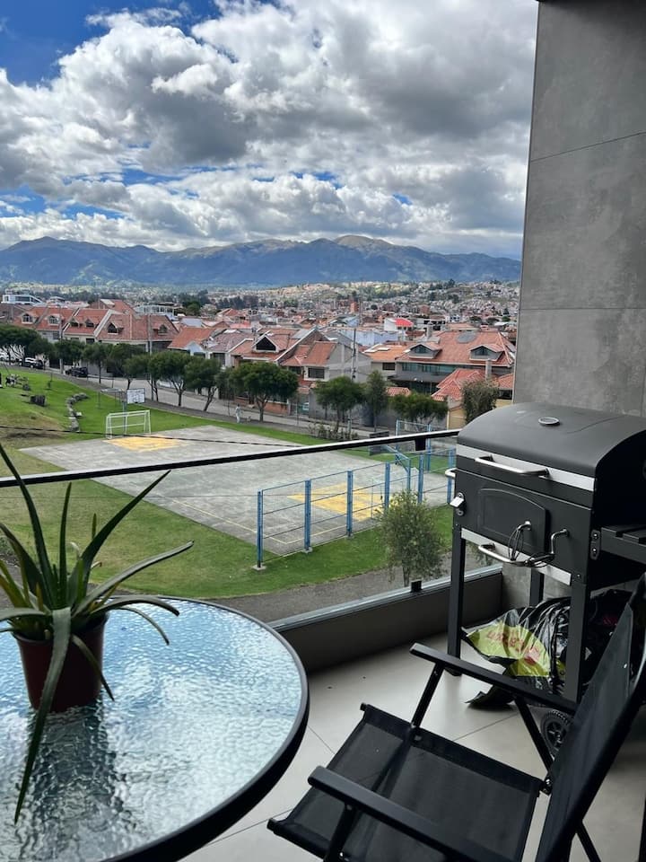 Departamento De Lujo Con Vista Panorámica. - Cuenca