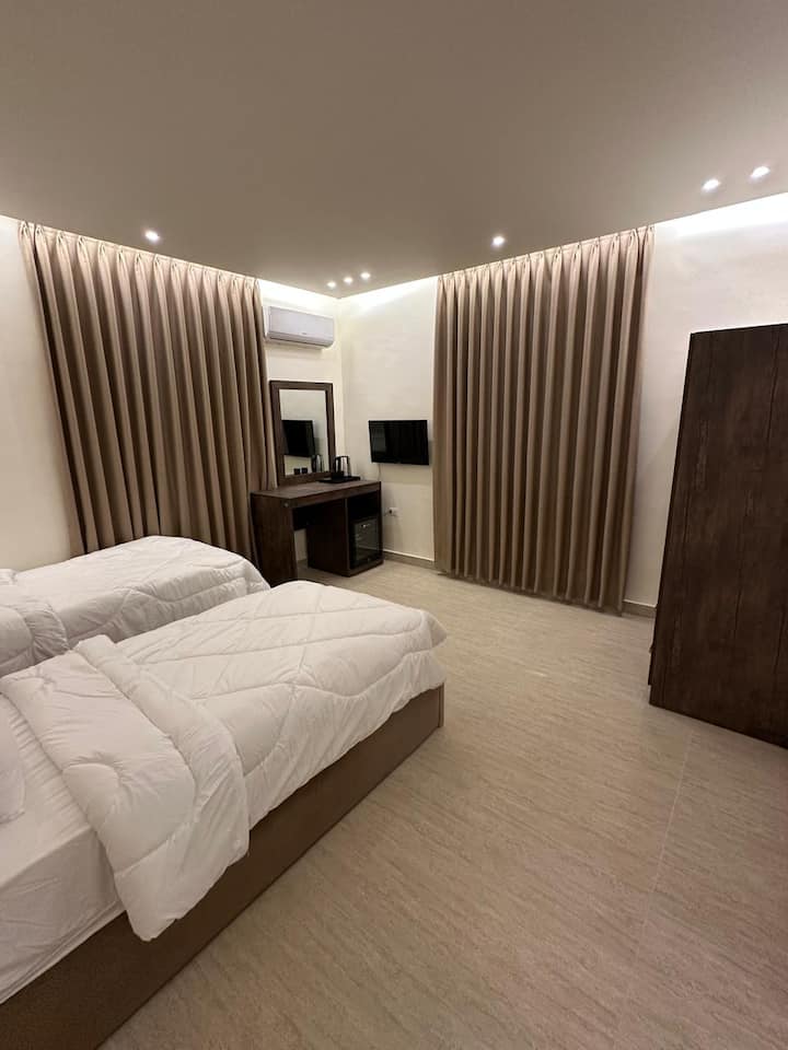 10 Rooms In Midtown Lweibdeh Hostel, Group Stay - Amman