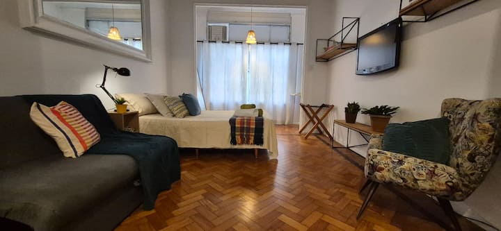 Spacious With A Side View! 3 Minutes To The Beach & Near The Metro - Rio de Janeiro