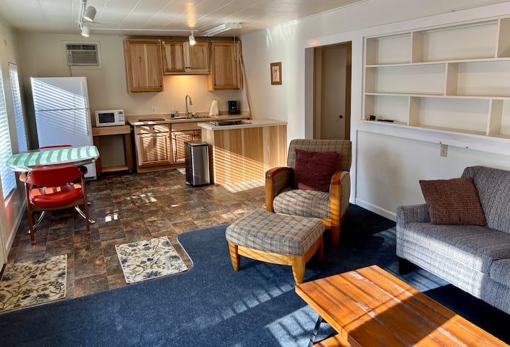 Phoenix Cozy Cottage - Medford, OR