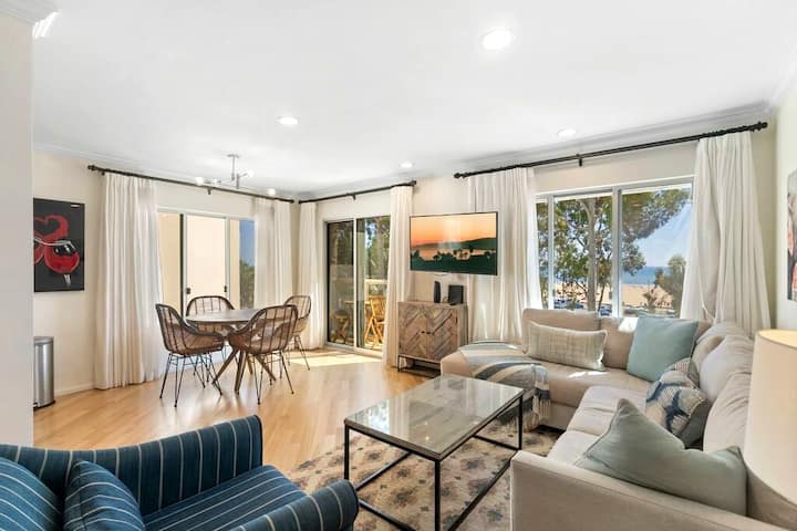 The Andalusite | Oceanfront Steps From The Sand - Santa Monica, CA