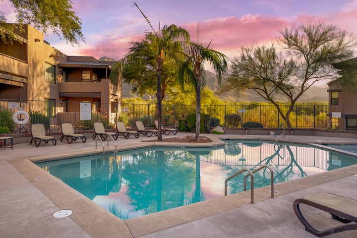 East | Sabino | 2 Br 2ba | Golf View | Htd Pools - Catalina Foothills, AZ