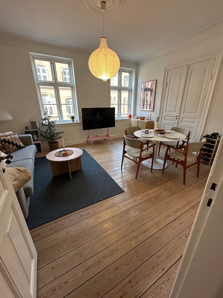 Hyggelig Herskabslejlighed Midt I Odense. - Odense