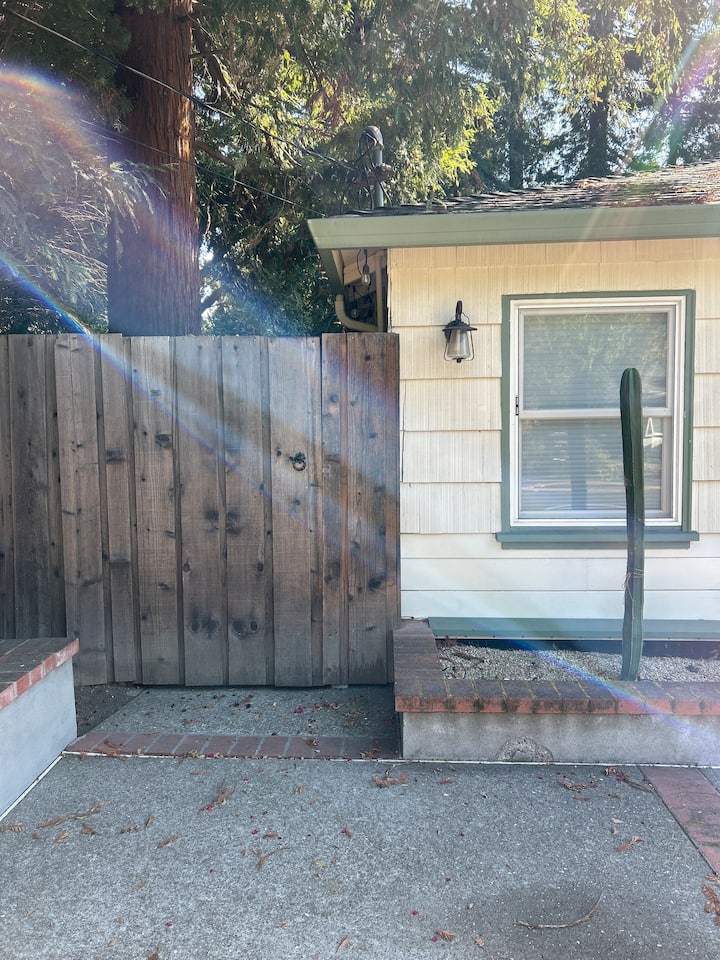 Art Lovers Retreat - Concord