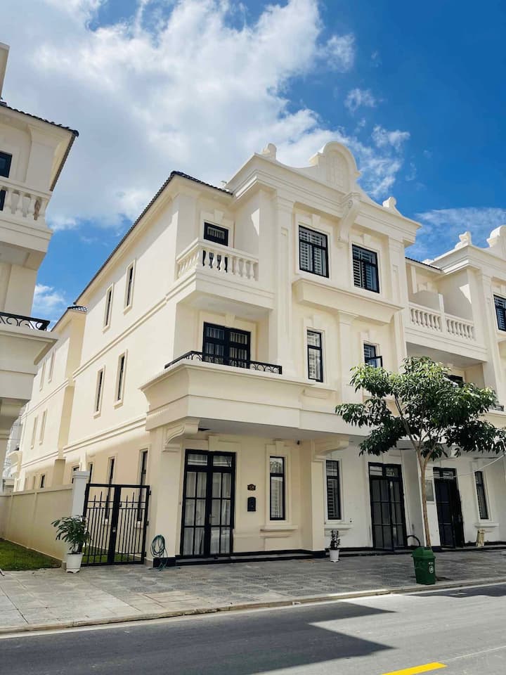 Charming 4-bedroom Townhome In Vibrant Phnom Penh! - Cambodia