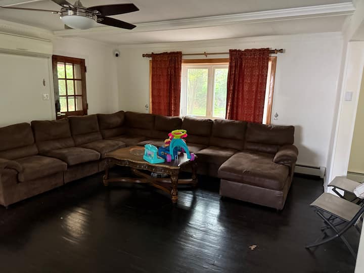 House In A Acre Lot. Prestigious Neighborhood - Great Neck, NY