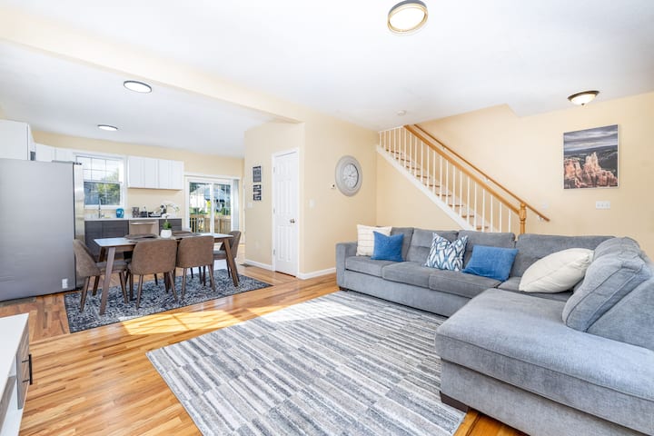 Bright & Cozy Stay In The Heart Of Hartford - Hartford, CT