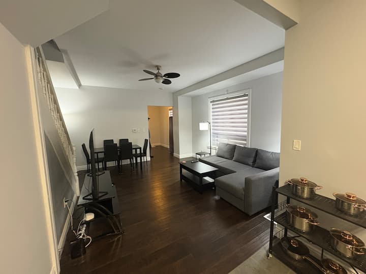 Beautifully Renovated 3 Bedroom 5 Bed Full House - London, Ontario