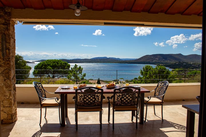 Villa De Rêve Avec Vue Sur La Baie De Pinarello - Zonza