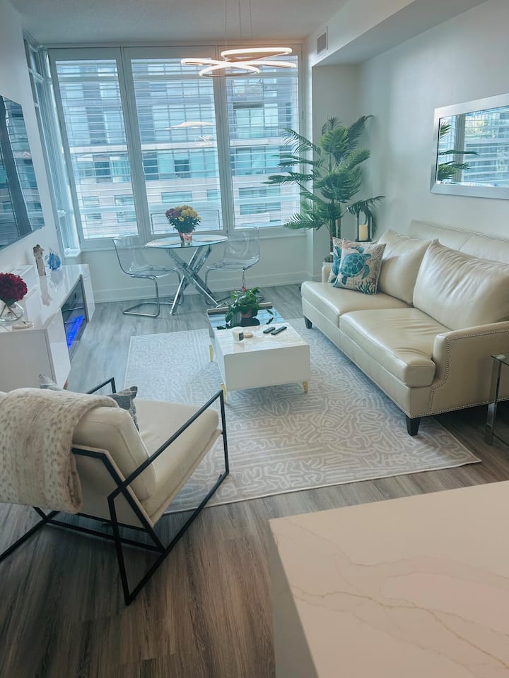 Gorgeous Downtown Toronto Condo, The City’s Core.” - Toronto