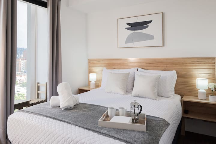 Guatemalan Gem - Near Top Malls & Restaurants - Guatemala