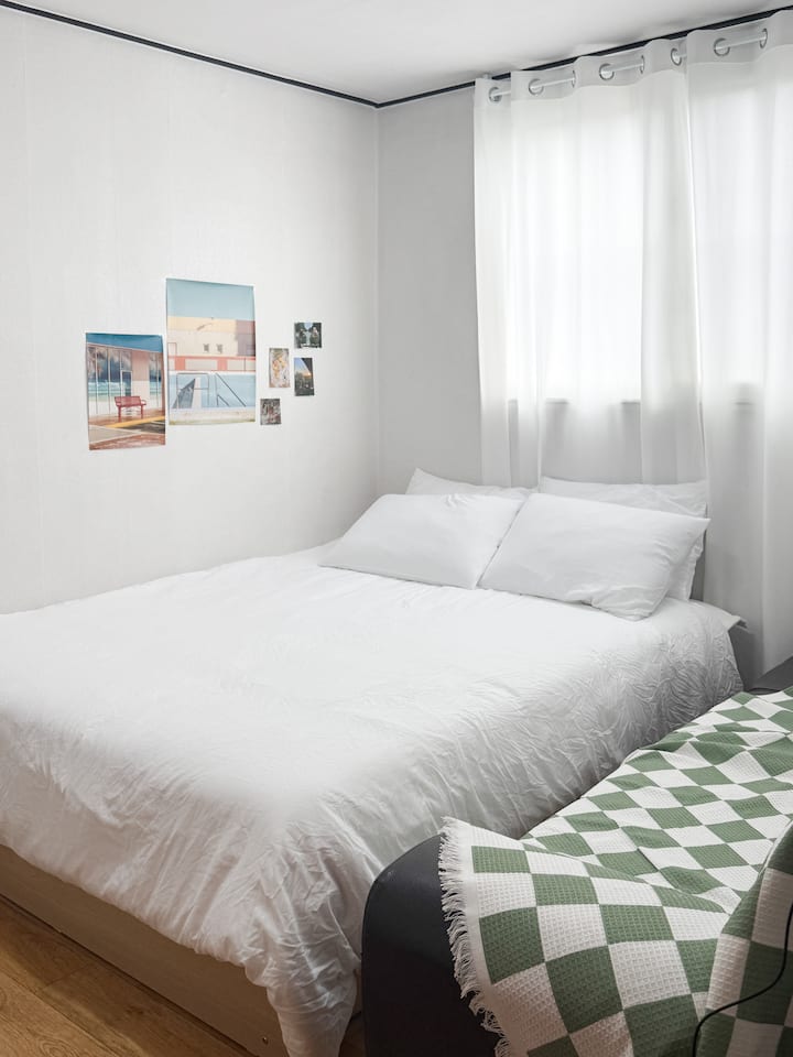 Stay Sarang|수원 스타필드,화서역 도보10분,행궁동,kt위즈파크,성균관대학교 - 금정동