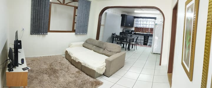 Jardim Iririú. Casa Grande E Sozinha No Terreno. - Joinville