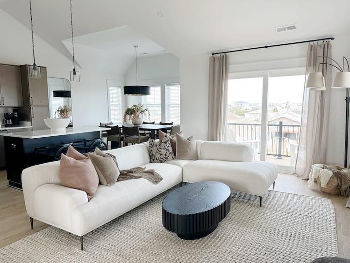 Cocoa Beach! Pet Friendly! Pool! Walk To Beach! - Kitty Hawk, NC