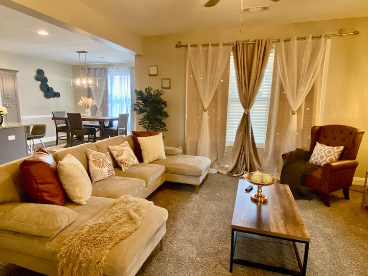 Spacious 4-bedroom Atlanta Retreat - Lake Spivey, GA