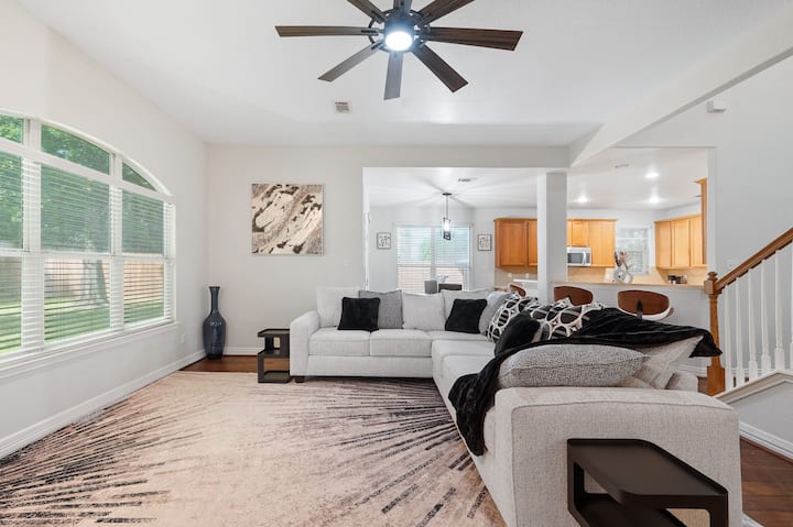 Upscale 4br Home In Spring Tx - The Woodlands, TX