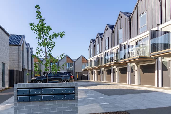 Luxurious 3-bedroom Designer Townhouse With Garage - ニュージーランド クライストチャーチ
