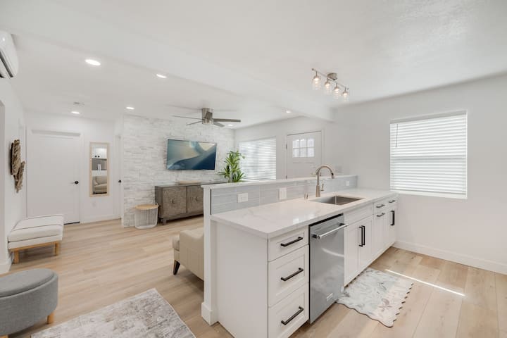 2bed 1.5 Bath Attached Adu, Own Entrance, Kitchen. - Folsom, CA