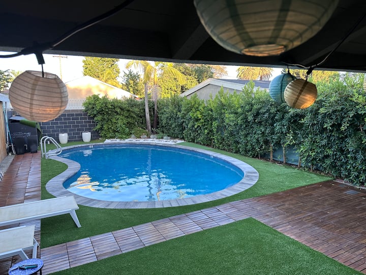 Mid-century Modern Long Beach Oasis With Pool - Long Beach, CA