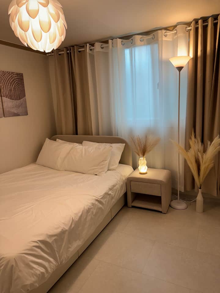 New 홍대입구역 3분 | 공항철도 ㅣ 홍대 | 모던스테이 | 무인체크인 L 리모델링 - Séoul