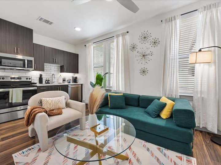Peaceful Luxury Apt Near Dallas - Carrollton