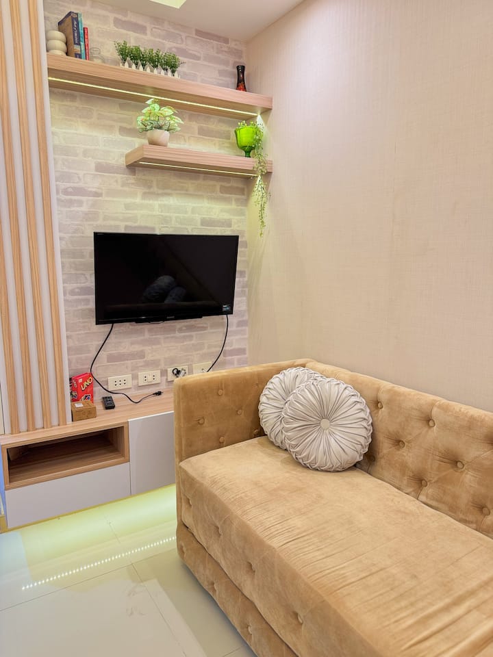 Late Check In & Out Condo 1br Near Sm North - Quezon City