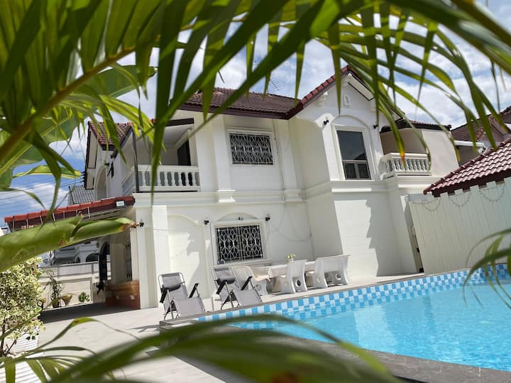 Stunning Villa—5br Private Pool - Jomtien