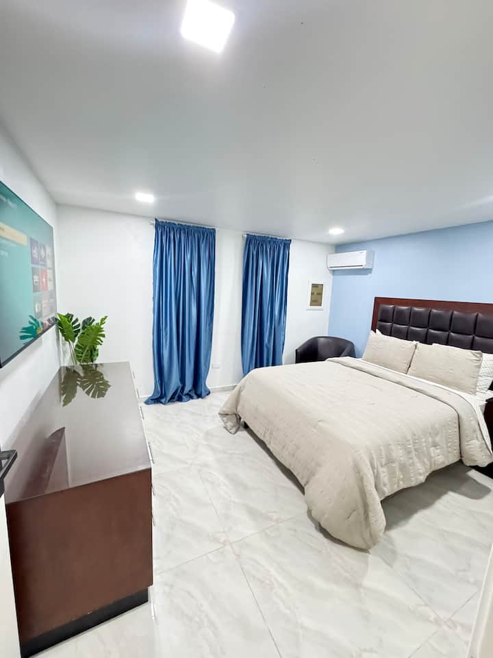 Vibrant 3br|2ba Retreat Near The High-rise - Aruba